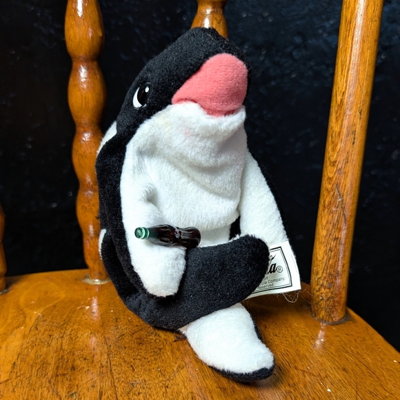 Coca Cola | Toys | Vintage 997 Coca Cola Killer Whale Holding Bottle ...